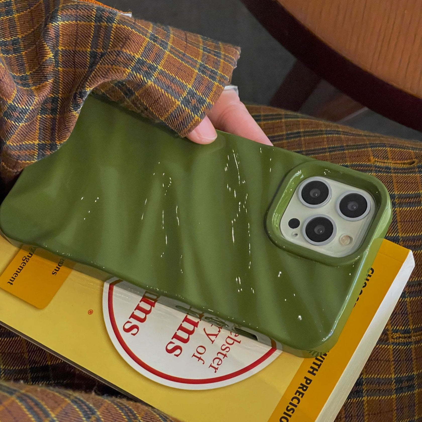 Simple and Chic Green Essential Case for iPhone | Phone Case | Three Fleas